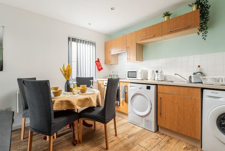 Beehive Salford Quays Flat With Free Parking - 