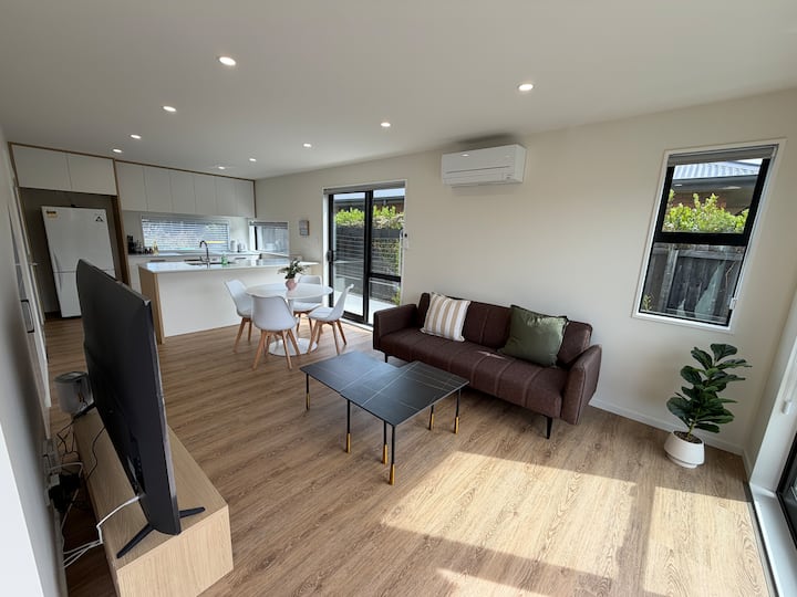 Cbd Fringe Standalone 2bed2.5bath With Parking - 크라이스트처치