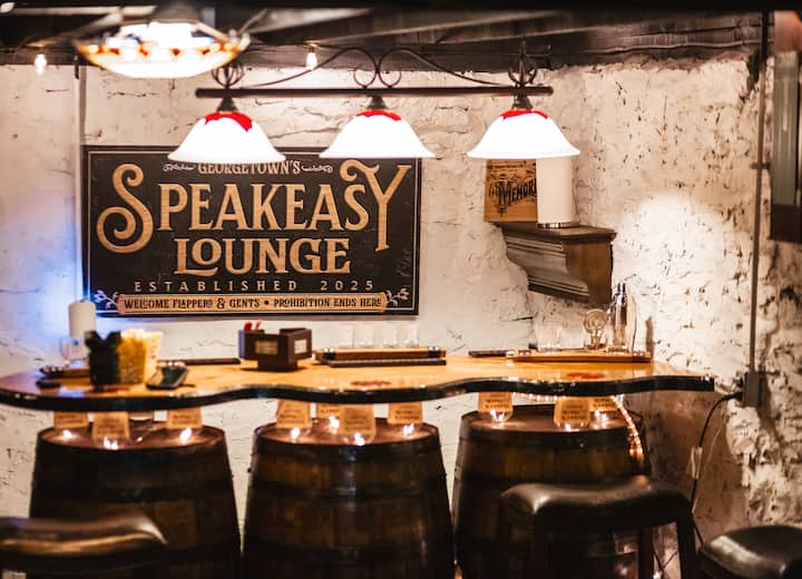 Speakeasy/downtown/hot Tub/pool Table/shopping/fun - Georgetown, KY