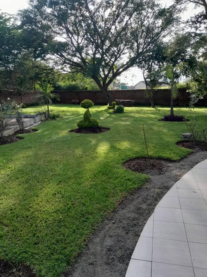 The Swan Lake Place - 哈拉雷