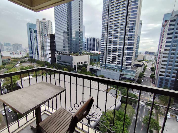 Spacious 3br Condo Near High Street - Taguig