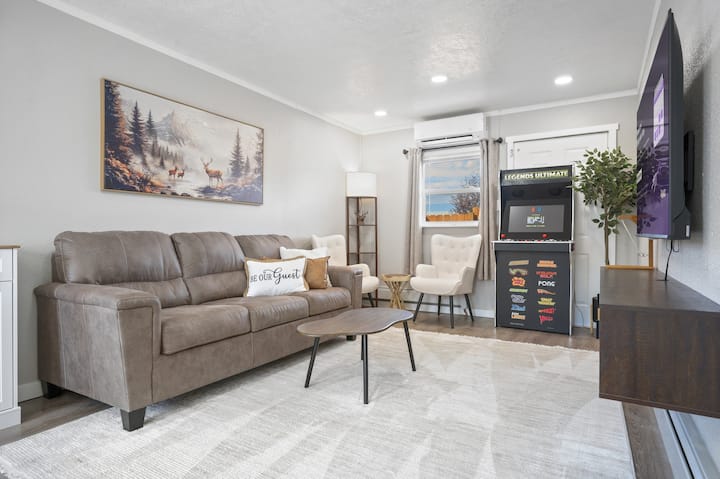 Central | Waffles - By Nchs | Fire Pit | Grill - Casper, WY