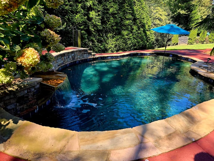 The Lush Escape, Luxury Retreat In Milton. - Roswell, GA