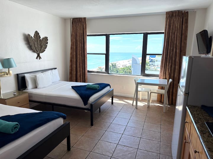 Seaview100kitchenhugepool - Miami Beach, FL