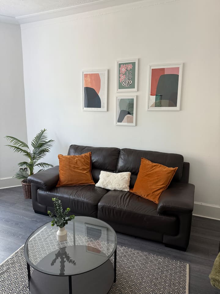 2br Flat • Parking • Near Glasgow Green & Parks - Glasgow