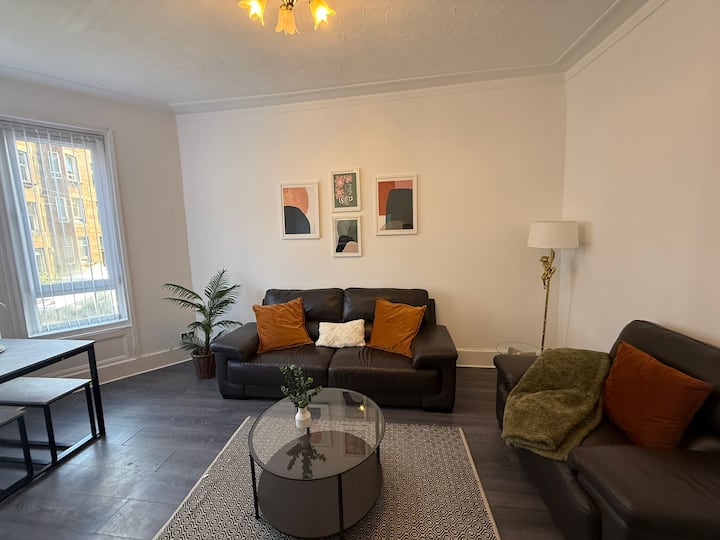 2br Flat • Parking • Near Glasgow Green & Parks - Glasgow