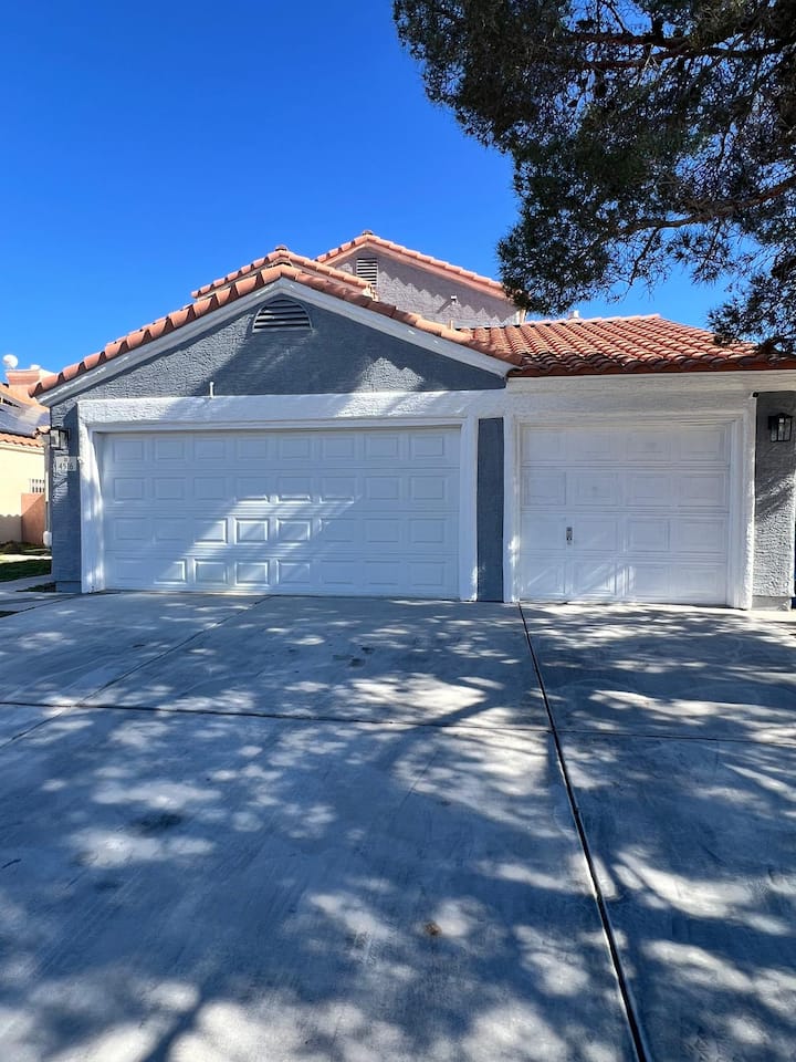 A-estudio Super Cómodo Con Todas Las Amenidad - North Las Vegas, NV