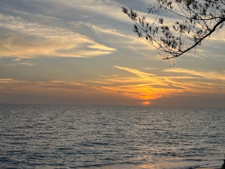 Gulf Front Cottages - Manasota Key, FL