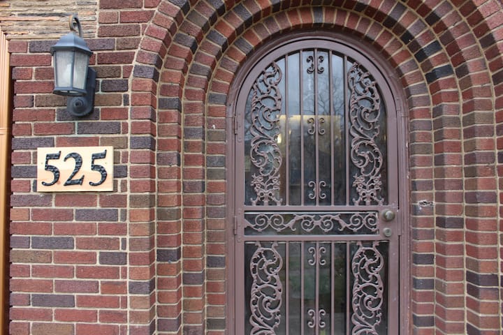 A Beautiful Historic Gem In Downtown Detroit - Hamtramck, MI