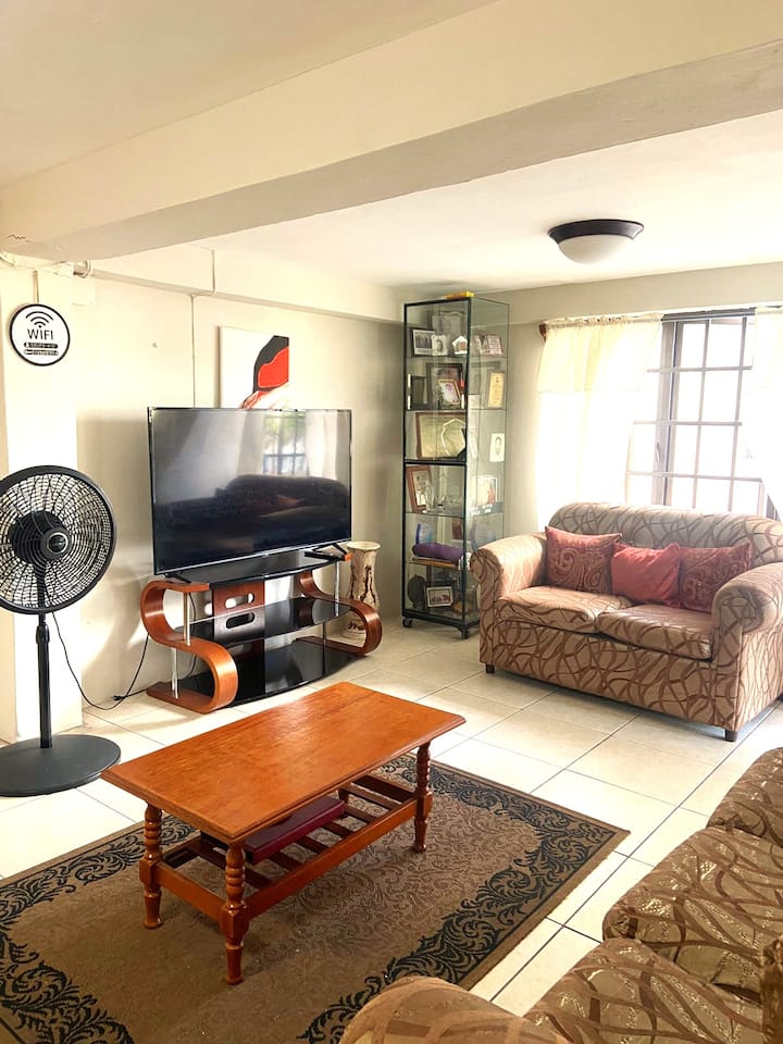 Cozy 2-room Wifi/ Ac, Near Downtown San Fernando - Trinidad and Tobago