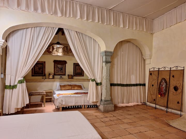 Amplia Suite Con Arte En El Centro De Oaxaca - Oaxaca