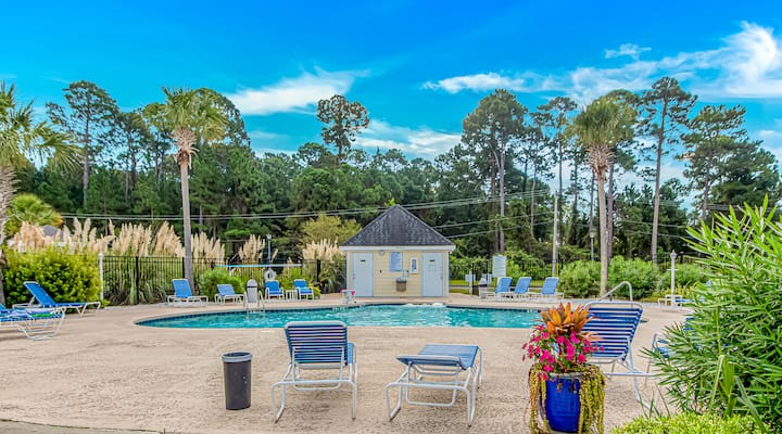 Tee Off By The Sea | Spacious 2br Golf Getaway - Myrtle Beach, SC