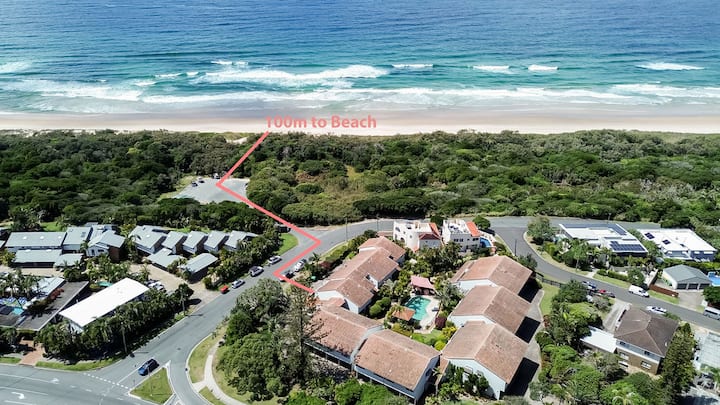 Villa Palmera By Balmy Breaks - 100m To Beach - Sunshine Coast