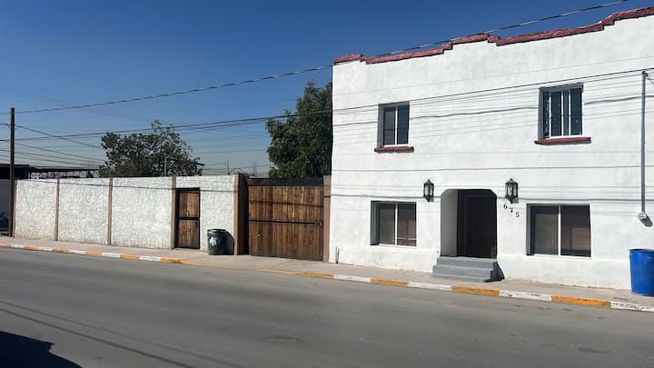 Amplio Patio Ideal Para  Reuniones Familiares - El Paso, TX