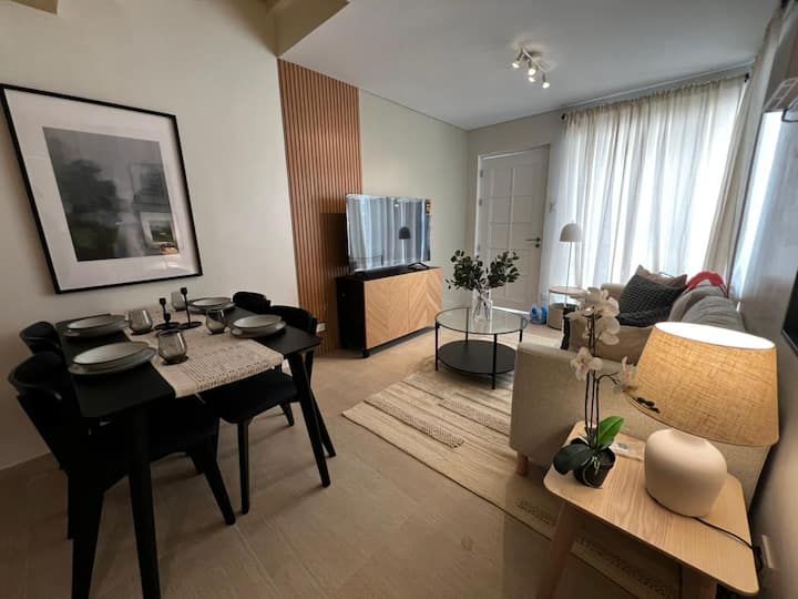 Best, Lovely, & Cozy Staycation Place In Tagaytay - Amadeo