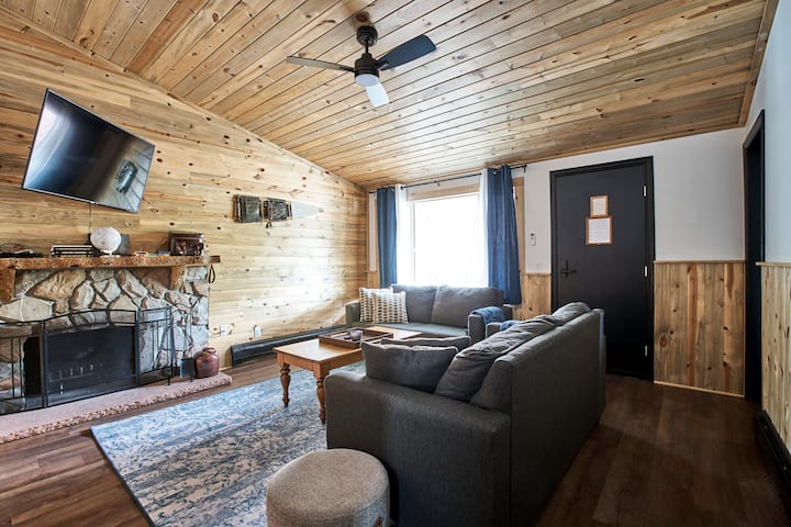 Two Bedroom Suite In The Heart Of Downtown Estes - Estes Park, CO