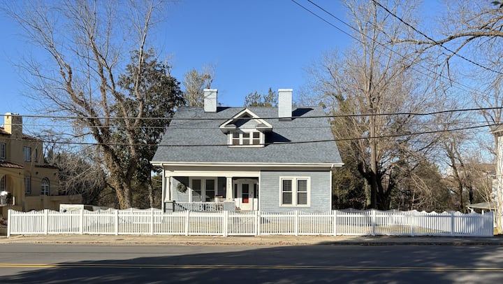 4br Walkable Downtown Haven With Mayberry Charm! - Mount Airy, NC