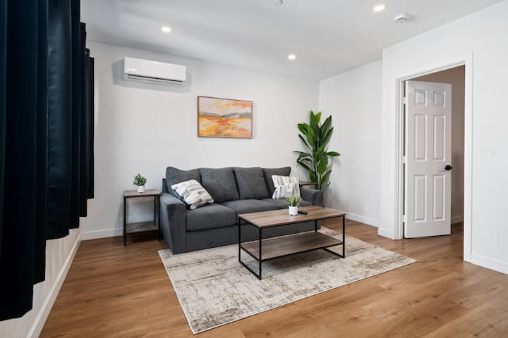 King Beds | Garage Parking | 35 Min To Disneyland - Long Beach, CA