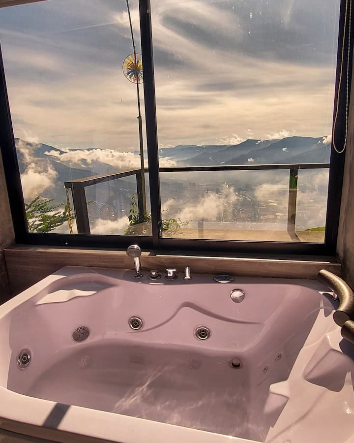 Casa En La Nube
Cabaña Con Jacuzzi, Terraza Y Bbq - Bello