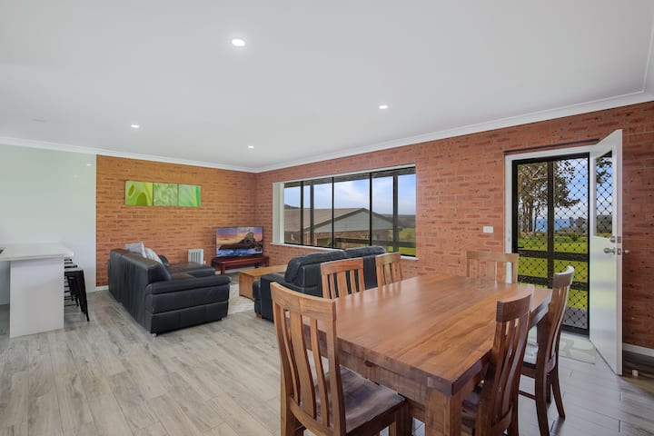 Cuttagee Beach Cottages - Unit 6 - Mimosa Rock