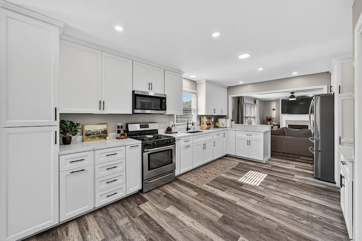 Cozy & Spacious Home Minutes From Nd - South Bend, IN