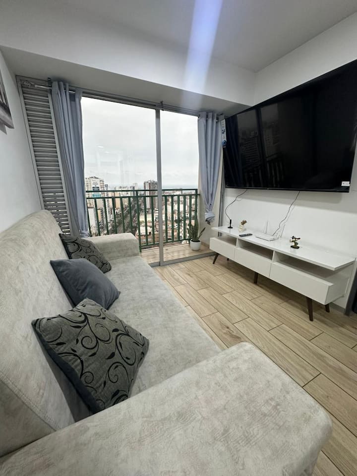 Dpto. De Estreno Con Piscina Con Vista Al Mar - Lima