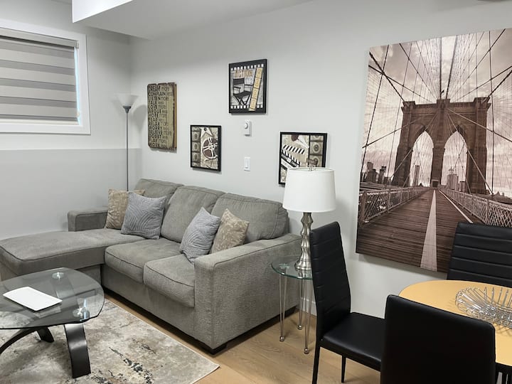 Elegant & Cozy 2br Suite W/private Entry - Saskatoon