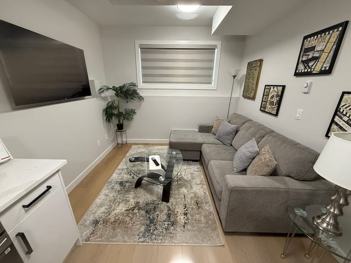 Brand New Elegant And Cozy 2br Entire Suite - Saskatoon