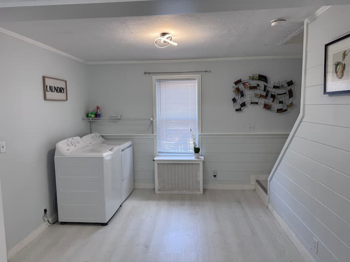 New And Clean 2 Br- Quiet Burncoat St Area. - Worcester, MA