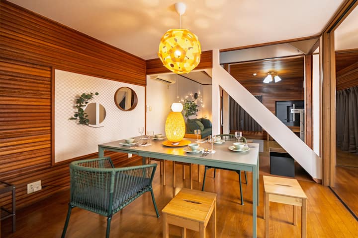 オープン記念連泊割！熱海駅徒歩4分/温泉街すぐの1棟貸し別荘/最大8名/プロジェクター完備で映画鑑賞 - Atami