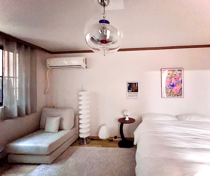 [New 오픈 할인] 신사동, 압구정동 최고의 위치, 예술적인 인테리어의 숙소 [4bed] - Seúl