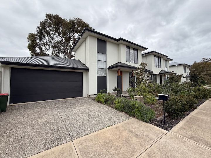 Relaxed Coastal Getaway Near Brighton Beach - Glenelg