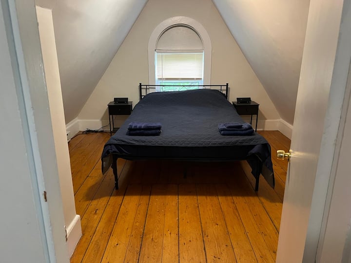 Nice 1br Apt., 3d Floor, Near Mit, Free Parking - Somerville, MA