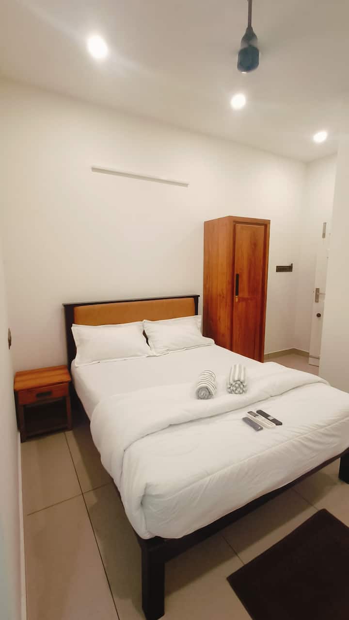 F1 Ac Room In Trivandrum - 特拉凡德倫