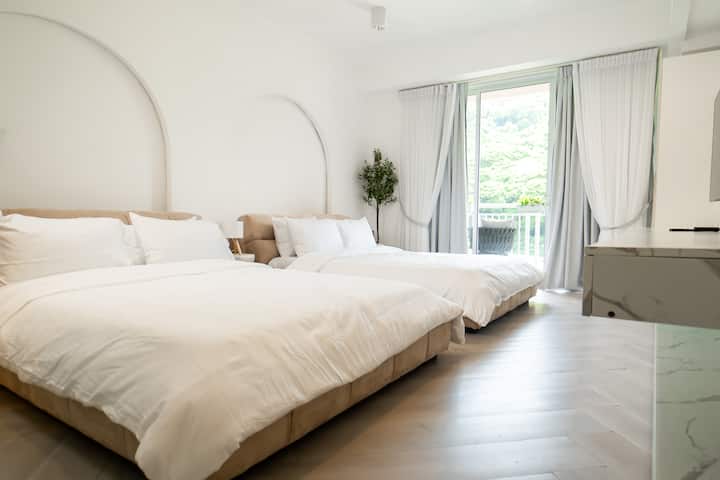 Homey Studio Beach Condo W/ Mountain View Balcony - Nasugbu