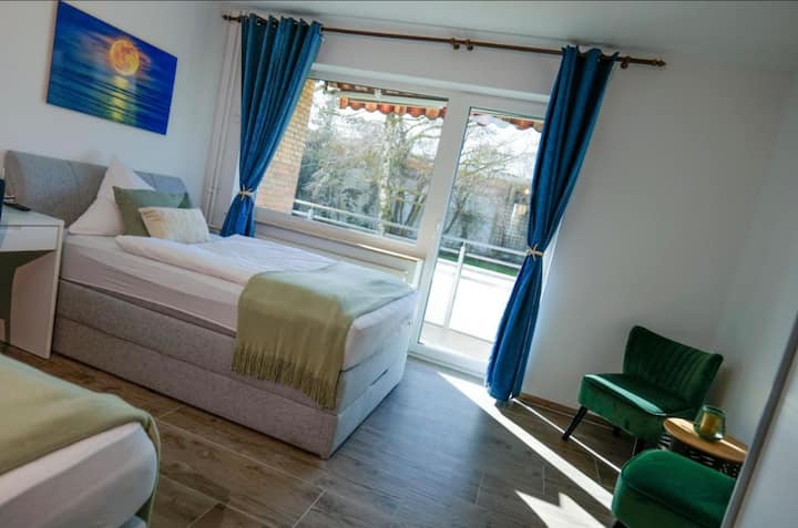 Big 3 Bedroom Modern Apartment At Ground Floor - Hanovre