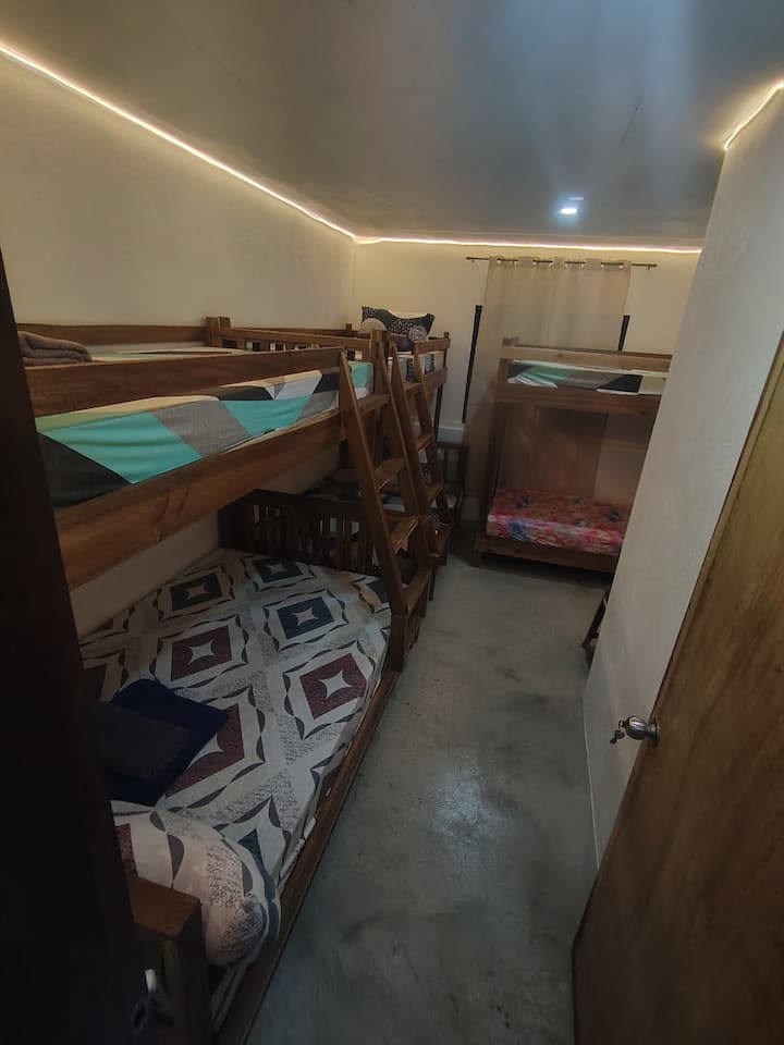 The Location Is The Middle Of Town And Lio Airport - El Nido