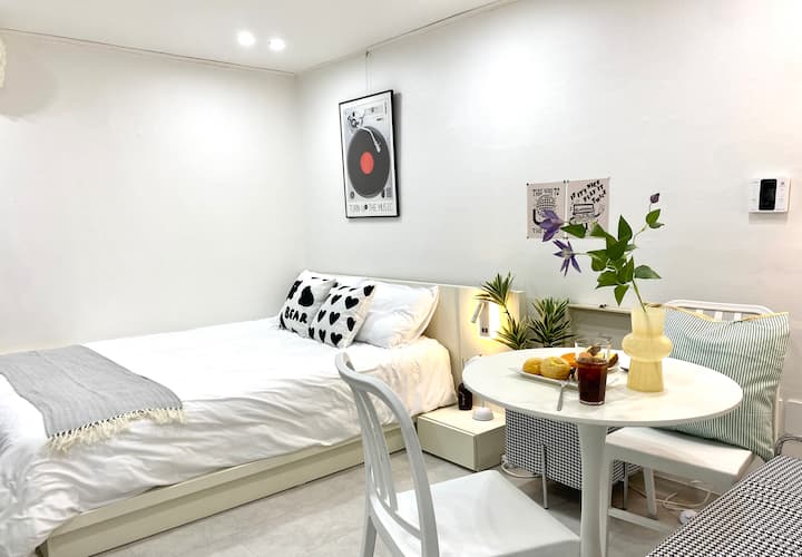 합법숙소#논현역 도보5분#7호선#신분당선#강남 압구정#강남뷰티성형 - Seoul