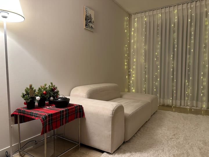 침대4개/최대6명/동궁과월지4분/대릉원,첨성대5분/황리단길7분/경주월드10분/주차가능 - Gyeongju-si