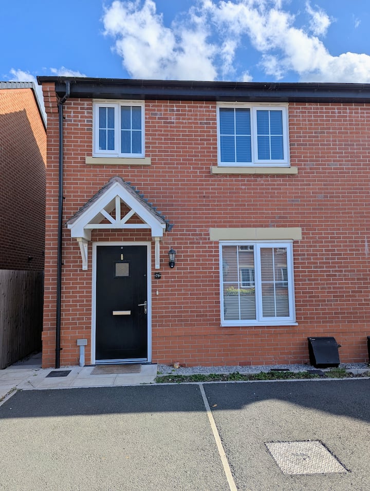Two Bed, En Suite New Build Home - Crewe