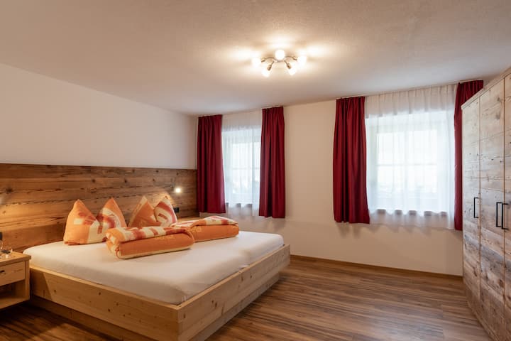 New: Holiday Apartment – Modern, Cozy & Central - Innichen