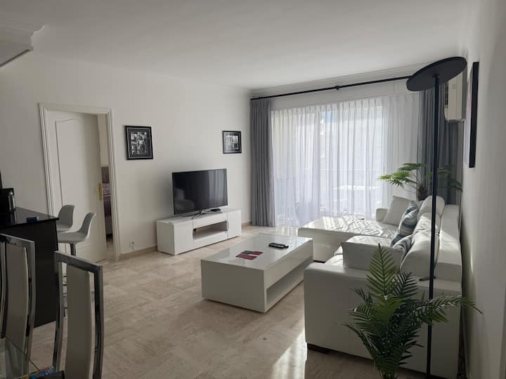 Très Joli 3 Pièces Sur La Croisette - Cannes