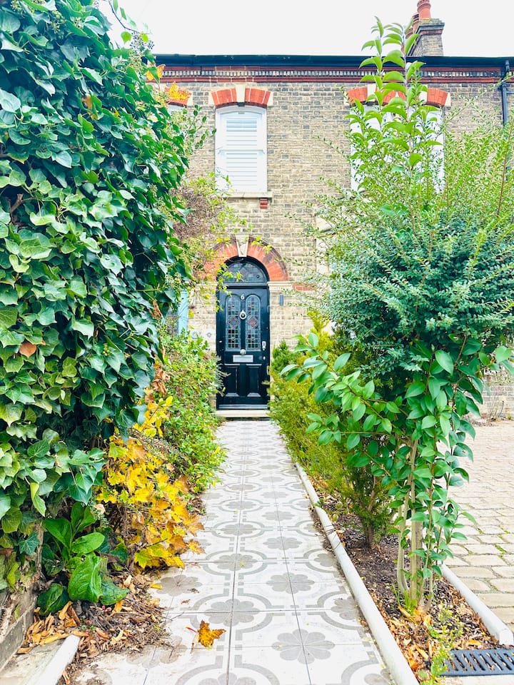 Pet Friendly Cambridge Townhouse With Free Parking - Cambridge