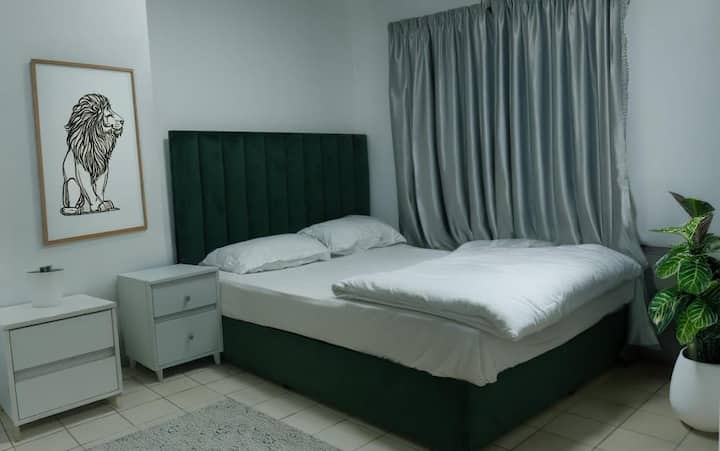 Private Room In Beautiful Location Near Metro - Dubai