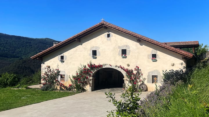 Olabe Farm Hostel - Ea