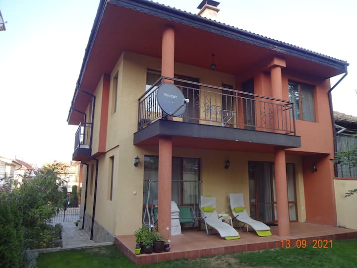 Къща за гости "Инфинити" - Schumen