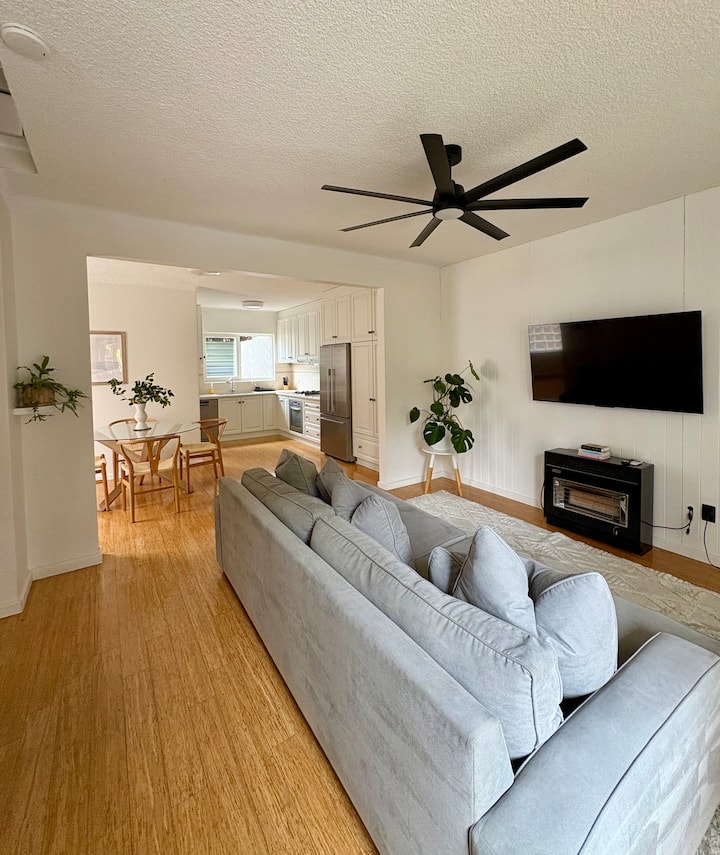 Stylish Beachside Retreat In The Heart Of Glenelg - 글레넬그