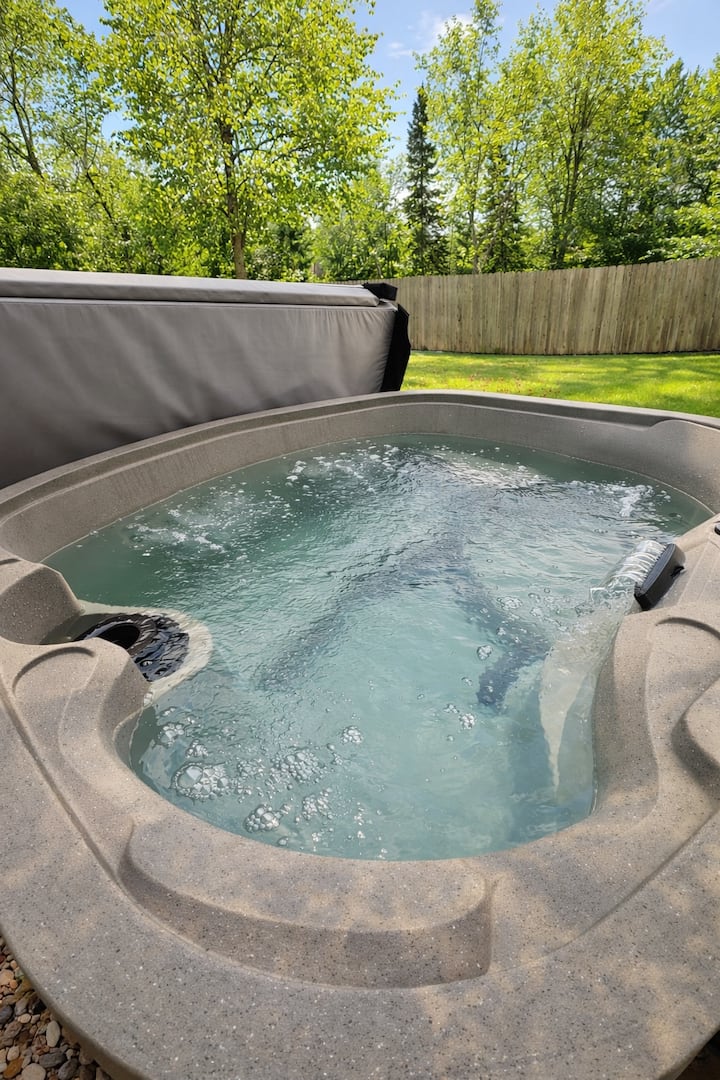 New! Hot Tub, Multi-cade Arcade In Heart Of Breezy - Minnesota