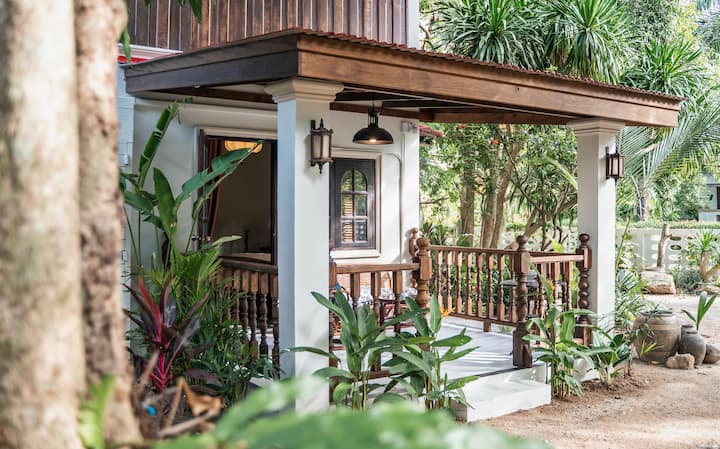 Charming Colonial Boutique Stay - Standard Suite - Koh Samui