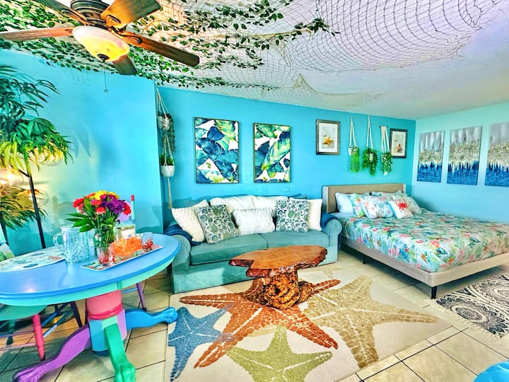 Breathtaking Oceanfront Stay, Steps From It All! - Daytona Beach, FL